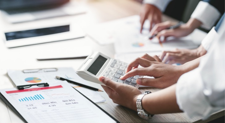 Financial Advisor Payout Grid Comparison