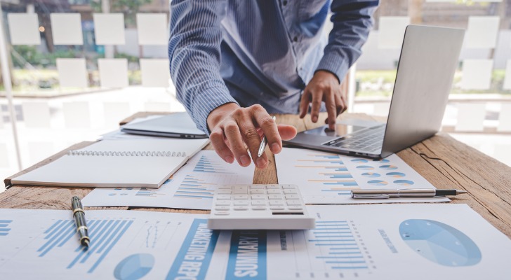 AUA vs. AUM: How Do They Differ?