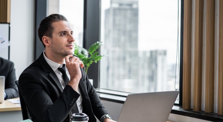 Starting Salaries for New Financial Advisors in the U.S.