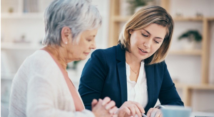 'Advisor' vs. 'Adviser': What's the Difference? | SmartAsset