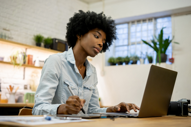 What Is a Trust Indenture in Bond Investing?