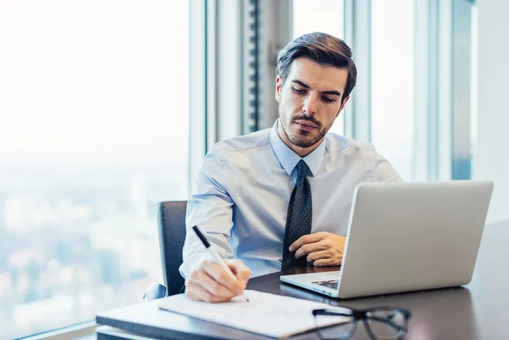 FINRA Form U4: What It Is and What to Avoid