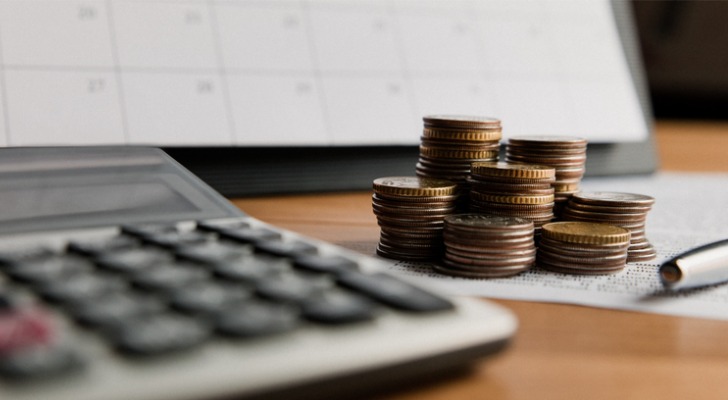 Overweight vs. Underweight Stocks: Pros and Cons, Examples